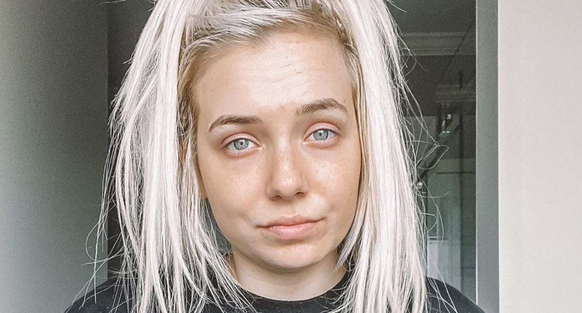 Tätä äitiä ei haittaa poltella pilveä lastensa edessä - Halloota